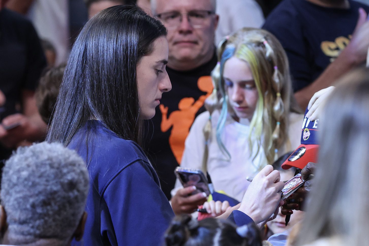 Caitlin Clark Gets Mistaken For Sonia Citron By Random Fan In Mystics ...