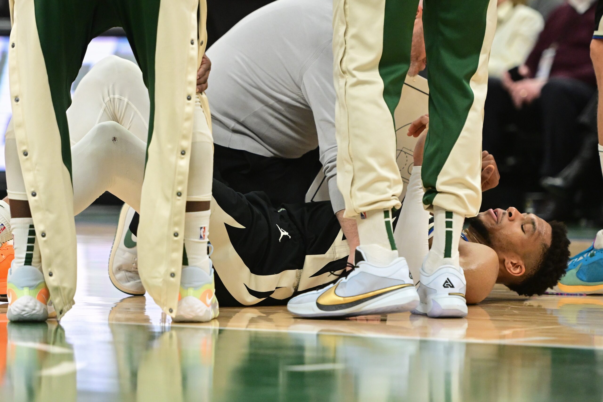 Milwaukee Bucks: Giannis Antetokounmpo' Achilles Gets 1 Crucial MRI ...